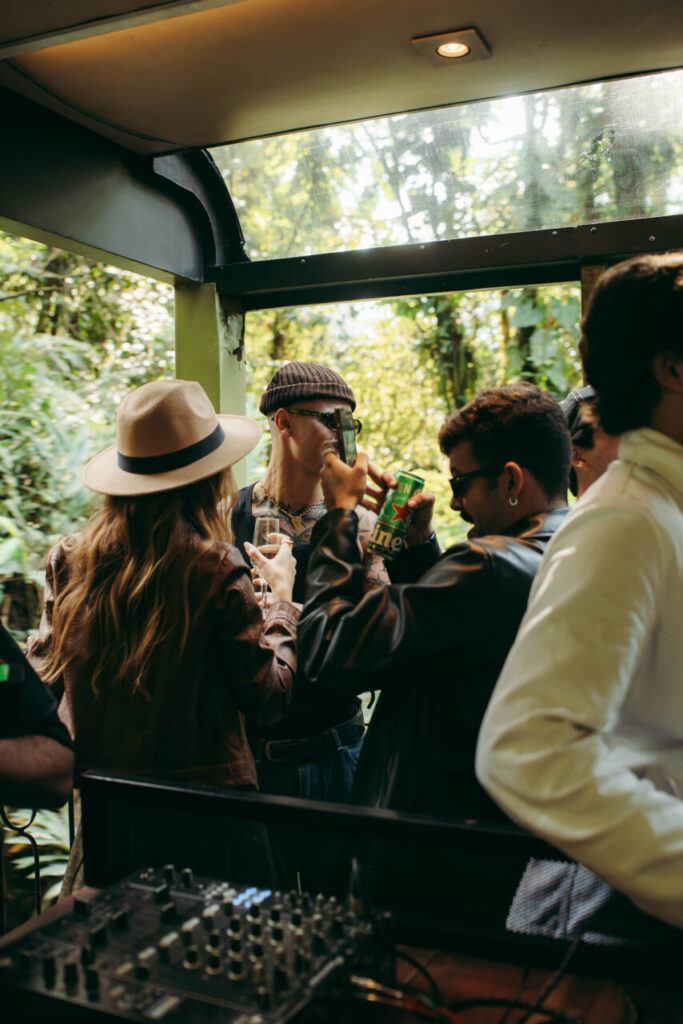 Influenciadora E Atriz Mel Maia Curte Festa Em Trem A Caminho De Morretes Saiba O Que Ela Vai
